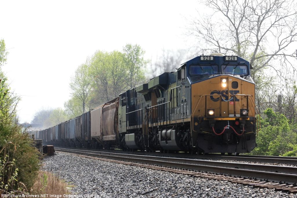 CSX 928 at Rossville, MD